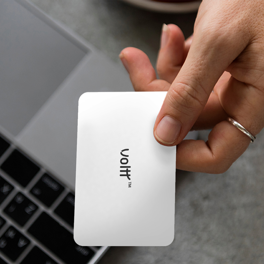 Black on white - BLACK ON WHITE | Voltt