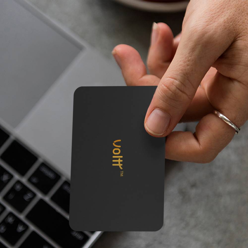 Gold on black - GOLD ON BLACK | Voltt